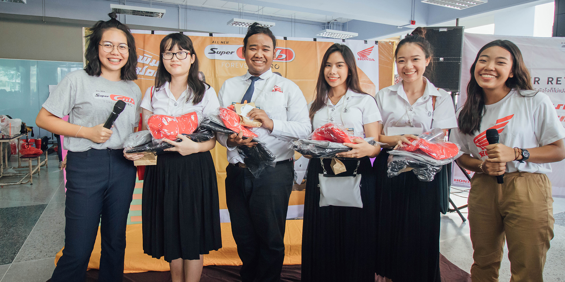 ทีม “Retro โอ้โหเฮะ” และทีม “ศุกร์เช้าเข้าประชุม” ผ่านเข้ารอบ 11 By A.P.Honda – PR KMUTT